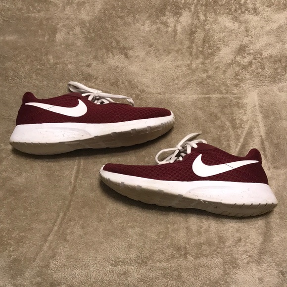 Nike | Shoes | Maroon Nike Sneaker | Poshmark